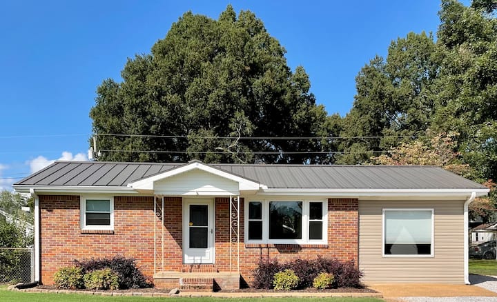 The Hill House - Muscle Shoals, AL