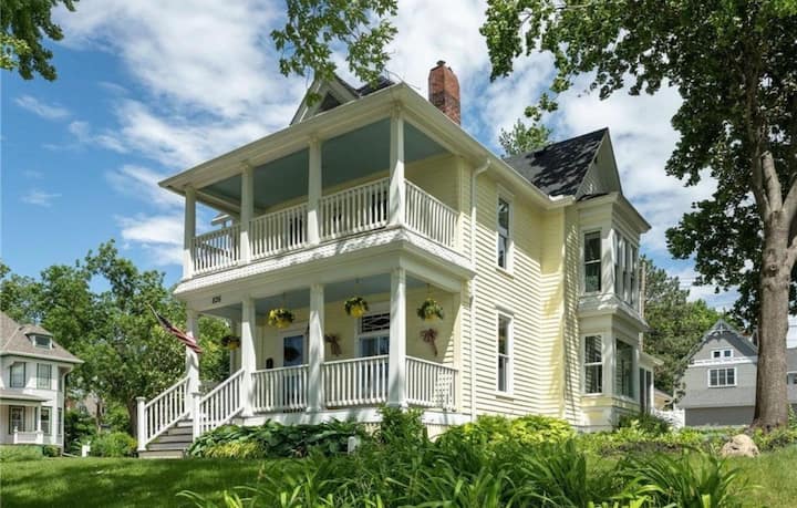 Beautiful Downtown Hudson Getaway | Walk To It All - Stillwater, MN