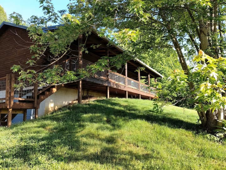 Blosser Ridge Lodge - Hot Tub, Fire Pit And Games - Logan, OH