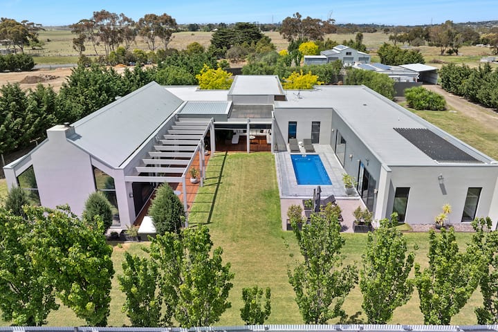 Private Luxury Farm Stay | 4 Bedroom Retreat - Bannockburn, Australia