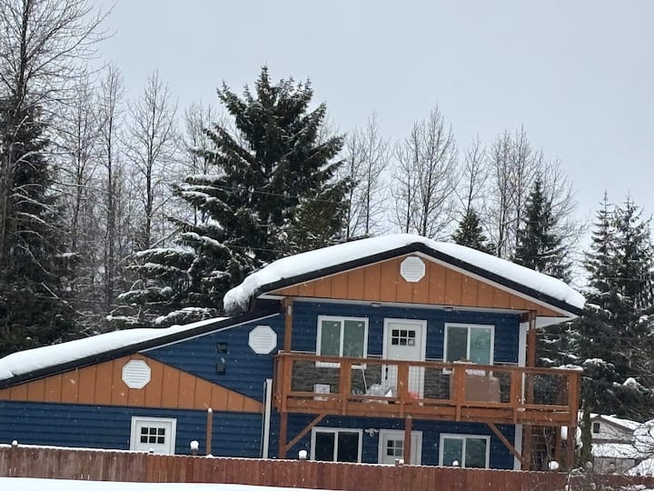 Cozy Glacier Apt - Juneau, AK