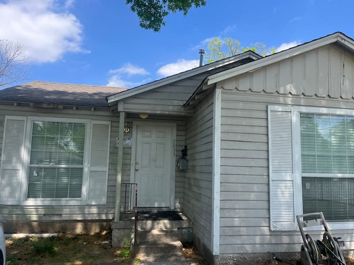Casa Redbud Dr. - Pleasant Grove - Dallas