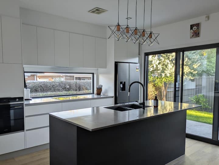 Modern 3br Townhouse Close To Anu And City - Belconnen