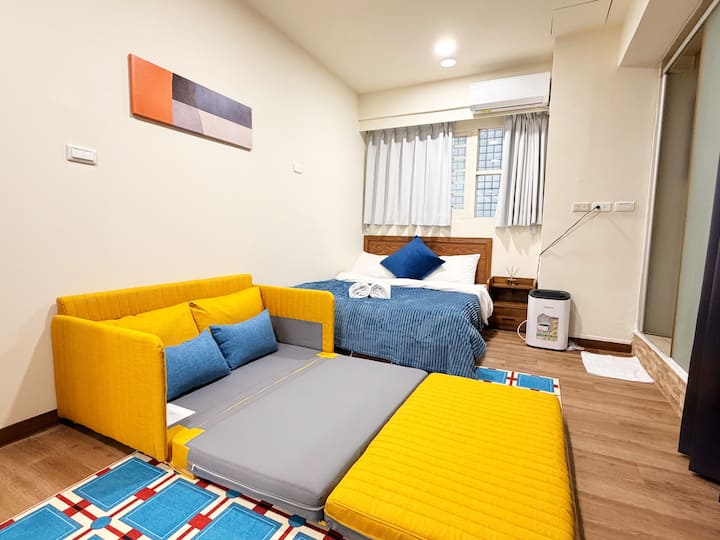 Near Ximen Dollhouse 305 - Taipei City