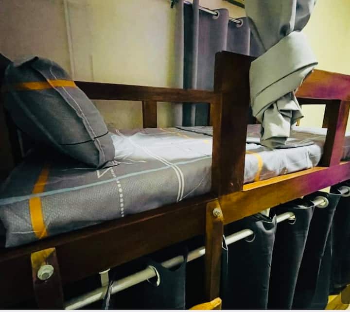 Private En-suite 2-bed Dorm Room + Free Breakfast - Luanda