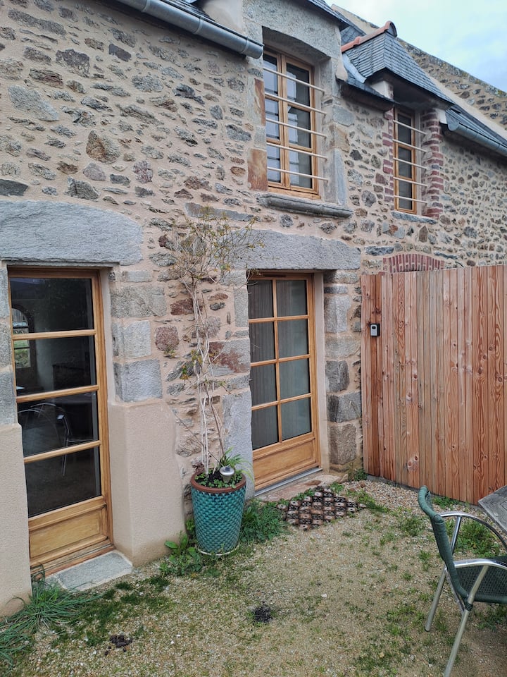 Maison En Pierre Rénovée En Bord De Mer - Ploubalay