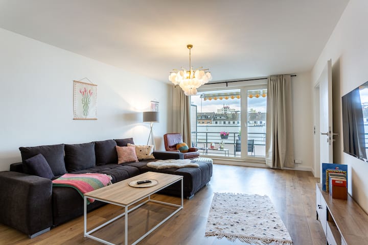 Level22 | Groß & Modern, Parkplatz, Balkon, Küche - Langenfeld