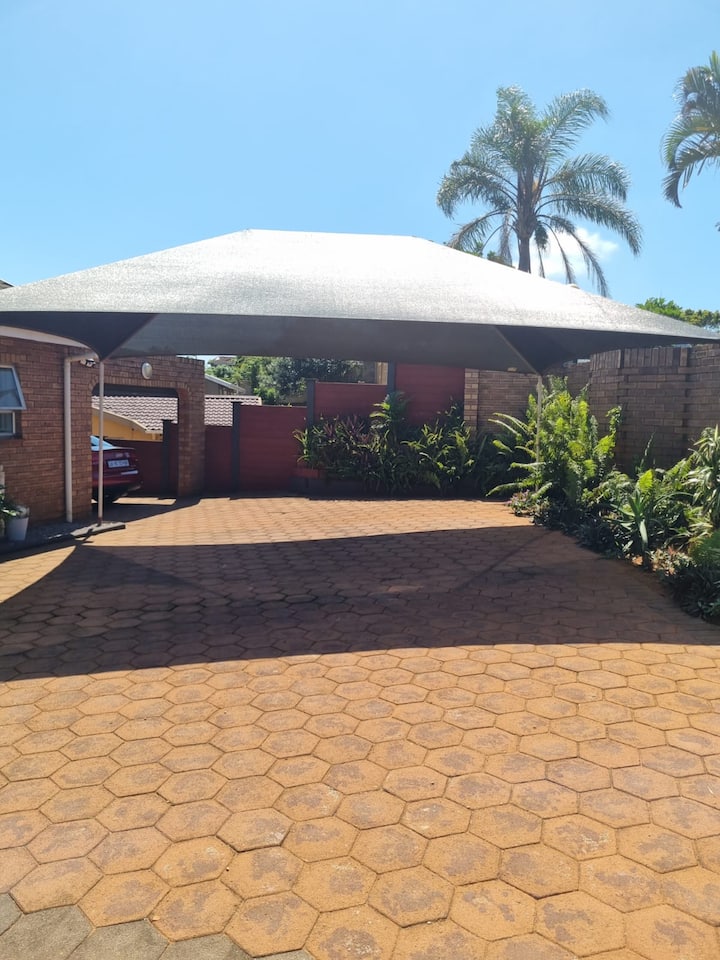 Home And Away Guesthouse - Durban