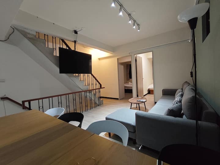 Zsn345 台北車站捷運站市中心家庭旅遊首選（4臥室2衛浴2雙人床3沙發床） - Taipei