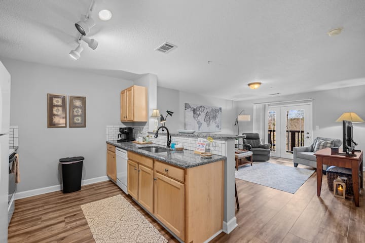 Hartwell Cove Villa - Clemson