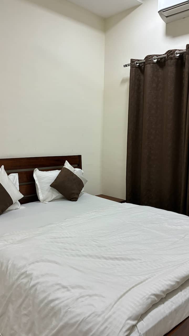 Ivory Stays|family 2bhk|spacious|central Location - Aurangabad