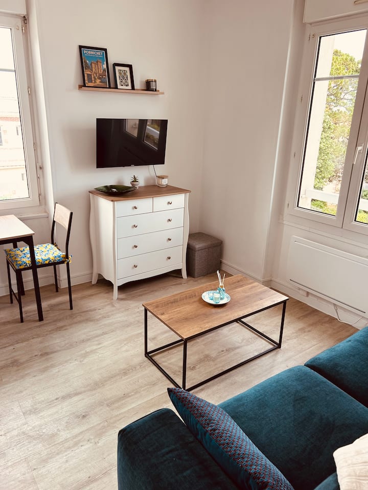 Studio De Charme Dans Une Tour Historique Vue Mer - Pornichet