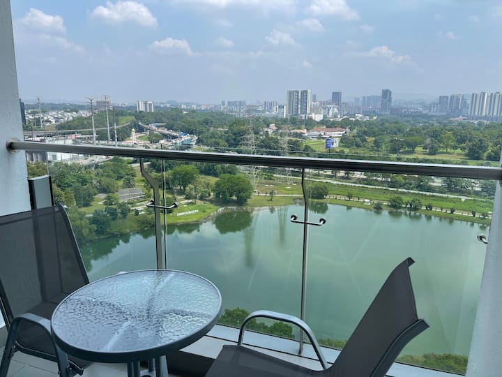 Premium Lakeview Suite @ Dorsett Waterfront Subang - Subang Jaya