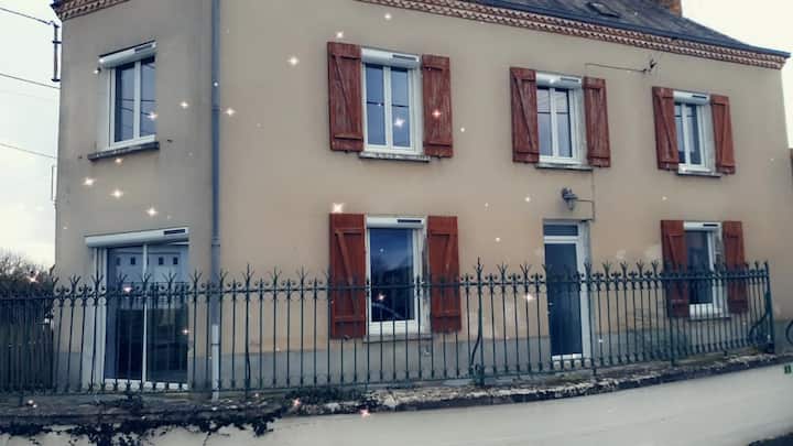 Gîte De Centre Bourg Entier 8 Personnes - Bressuire