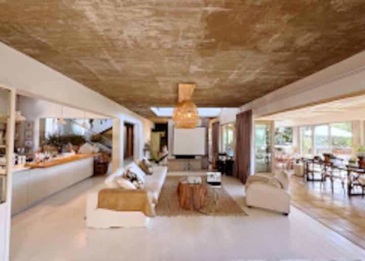 Family Farmhouse & Suites - Port Elizabeth