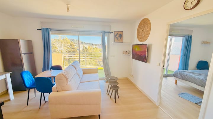 Modern Bright Apartment With Sunny Balcony. - Mandelieu-La Napoule