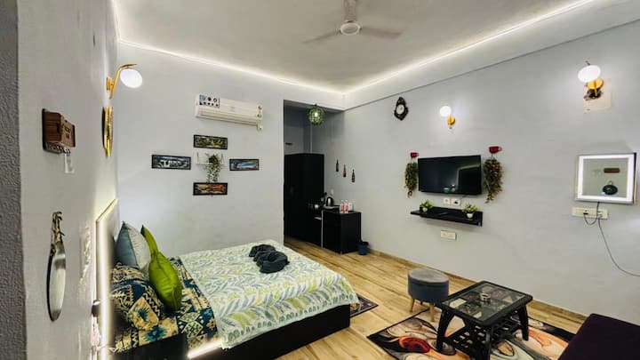 Mandakini | Oasis Homestays - Vrindavan