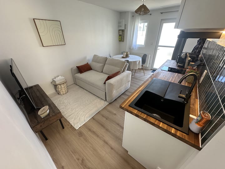 Logement 4 Personnes Proche De La Gare. - Parthenay