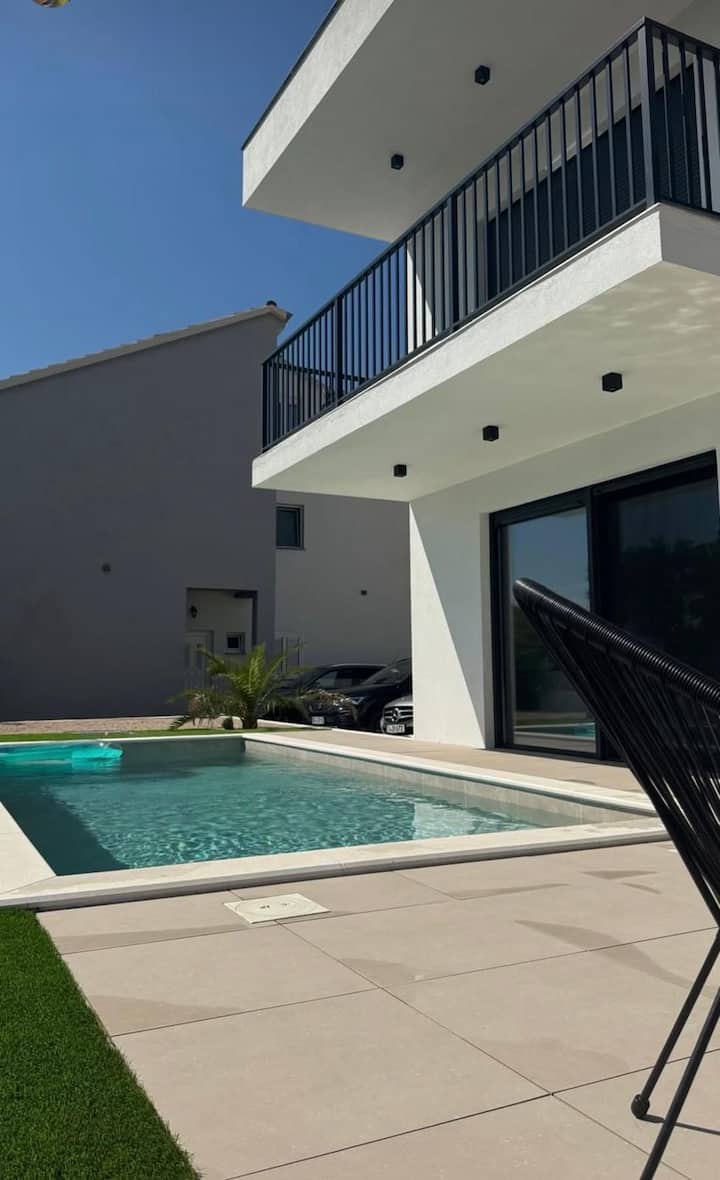 Vila Laganini - 100qm Wohnung Mit Privatem Pool - Vodice
