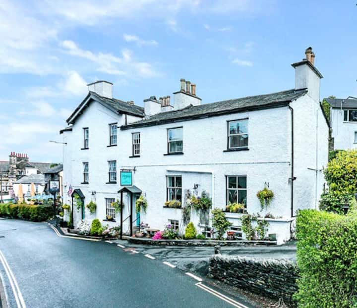Virginia Cottage Guest House Room 4 Four Poster - Bowness-on-Windermere