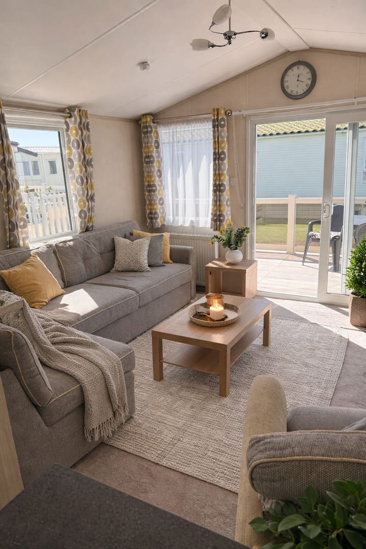 Fun Family & Dog Retreat: 2-bed Air Con, Escape - New Milton