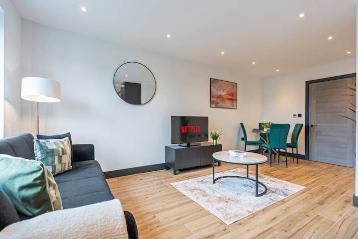 2 Bedroom Flat | Sleeps 5 | N. Finchley | Tube - Cockfosters