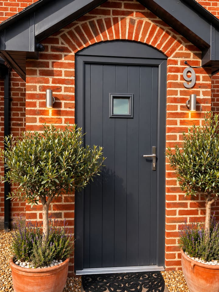 The Old Pub Cellar, Sauna & Gym Luxury Retreat - Devizes