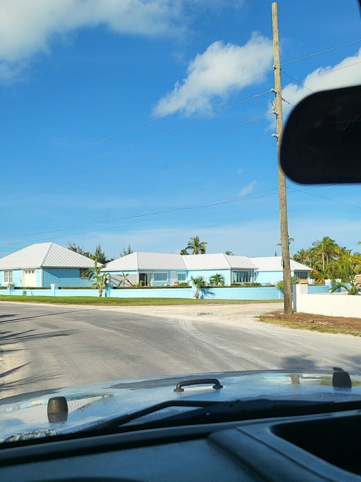 Welcome To Your 5/5 Getaway At Wayward House! - The Bahamas