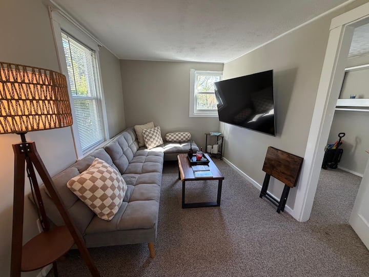Charming Guesthouse | Walk To Beach | Downtown - Woods Hole, MA