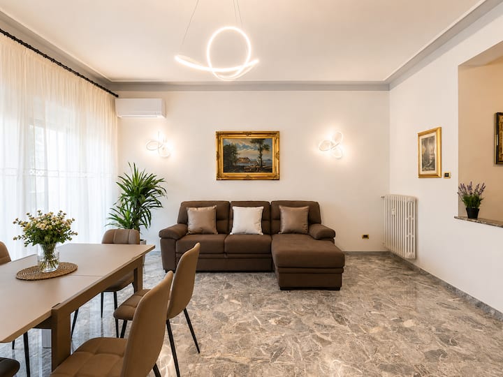 Parking | 3 Suites & 2 Baths | 2 Min To Sea - Pescara