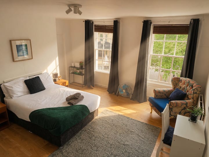 Central Bristol Flat Sleeps 4 Next To Hippodrome - Bristol