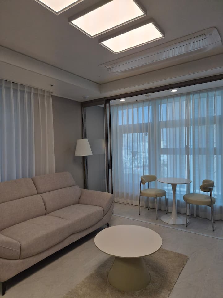 글로잉스테이11 - Busan