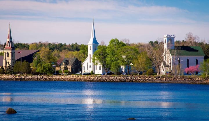 Lovely Place In Mahone Bay Nova Scotia - Lunenburg