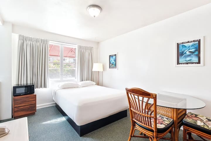 Beach Escape! Minutes To Waikiki Beach! - Kailua, HI