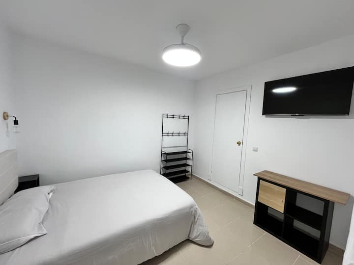 Hab. 121 - Baño Privado | Calle Real - San Fernando