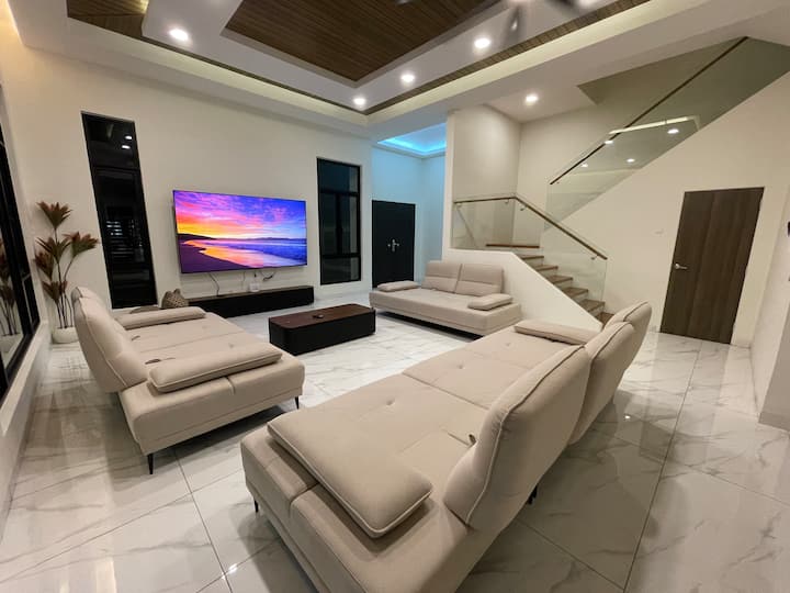 Luxestay Villa Muar | 5br • Ktv • Game Room • Bbq - Muar