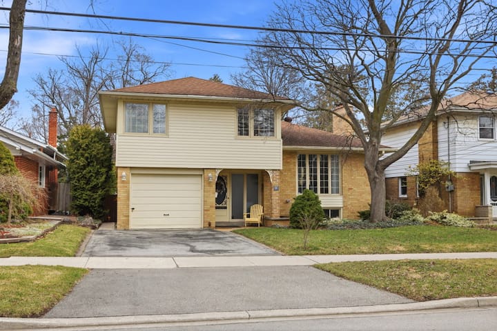 Elegant Ravine Home Near Pearson Airport - Toronto