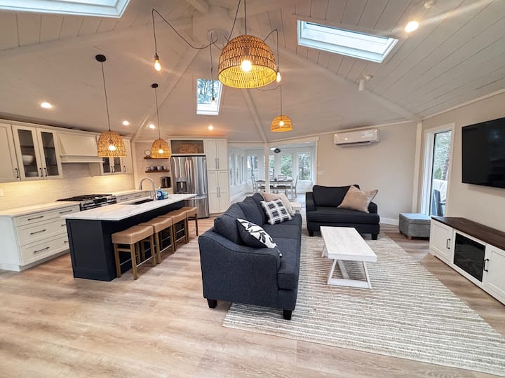 Bright Coves Coastal Retreat - Mashpee, MA