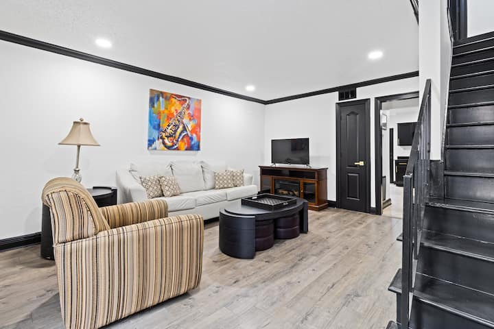 Metairie Suburban Retreat - Metairie, LA