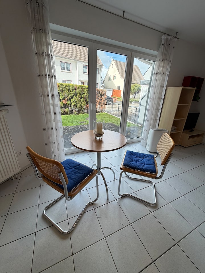 1 Zimmer Wohnung Mit Garten & Tg Stellplatz - Troisdorf