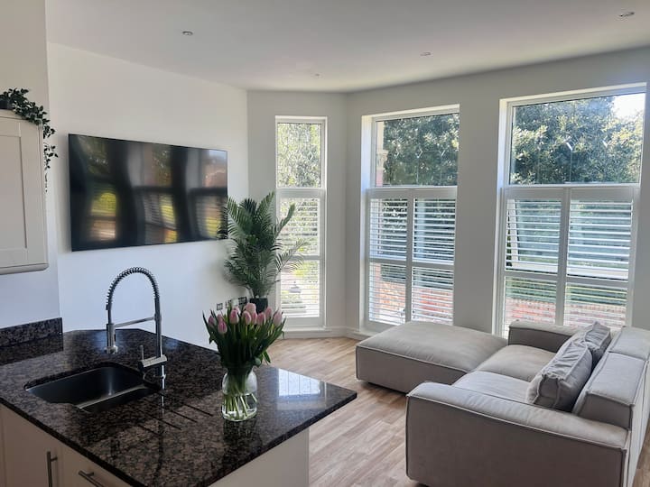 Two Bedroom Apartment - Royal Birkdale Golf Course - Southport