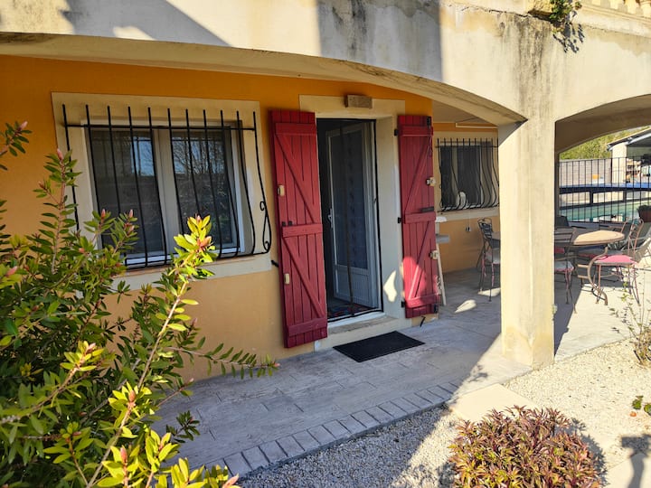 Loue à Aubignan Appartement+ Piscine à La Semaine - Beaumes-de-Venise