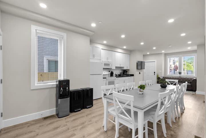 Modern 6br+4bath Dc Home | Walk To H Street - Washington, D.C.