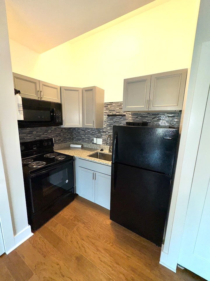B: Cozy Apartment Near Downtown Indy - Mile Square - Downtown - Indianapolis