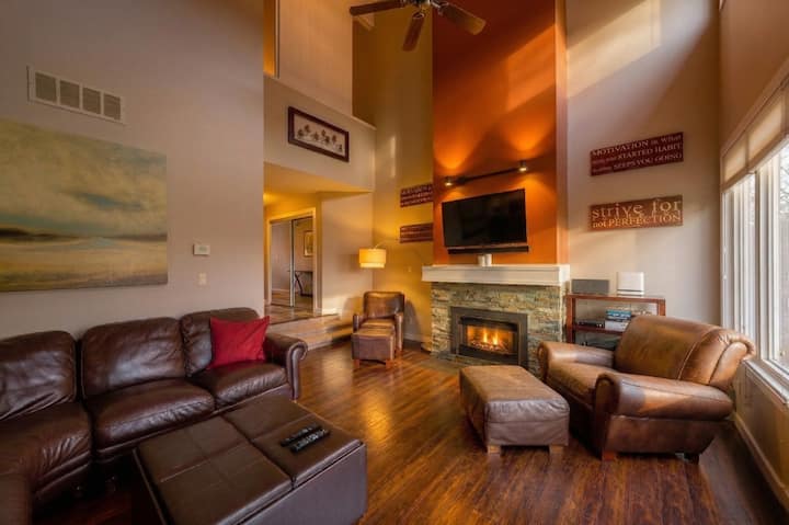 Ground Floor Home, Steps To Blue Mtn Village - The Blue Mountains