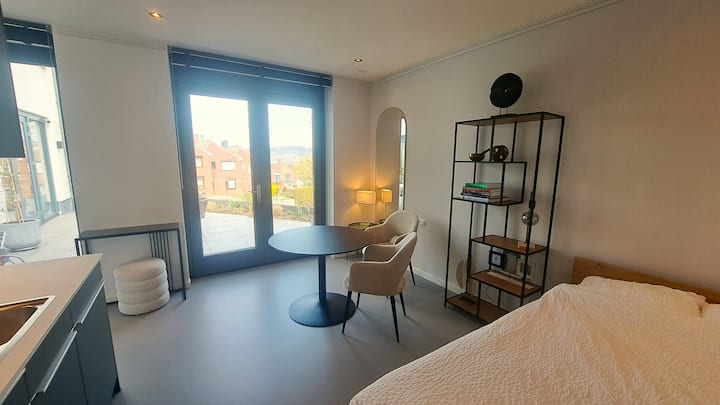 25 Sqm Studio With Private Entrance & Kitchenette - Aachen
