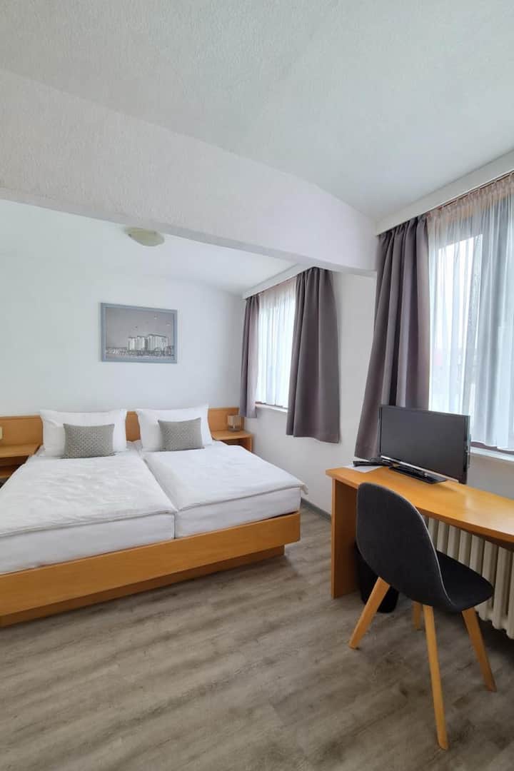 Helles Doppelzimmer Mit Bad – Zentral & Ruhig Auf - Norderney