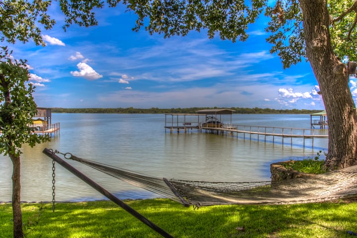 Lakefront W/ Hot Tub, Dock, 3 Kings, Sleeps 14 - 紐瓦克