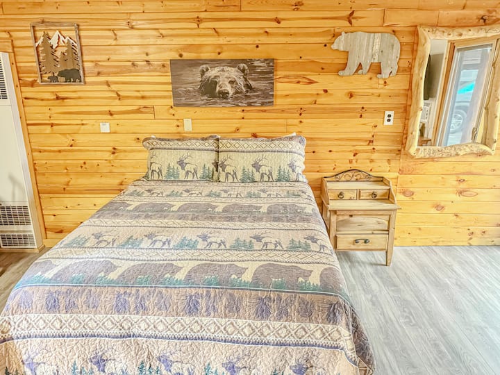 Full Kitchen River Motel W/ Views - Nr100 - Estes Park, CO