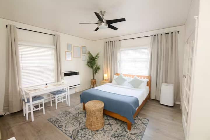 Seaside Studio Escape | Dt, Beach, Conv Cntr, Pike - Long Beach, CA